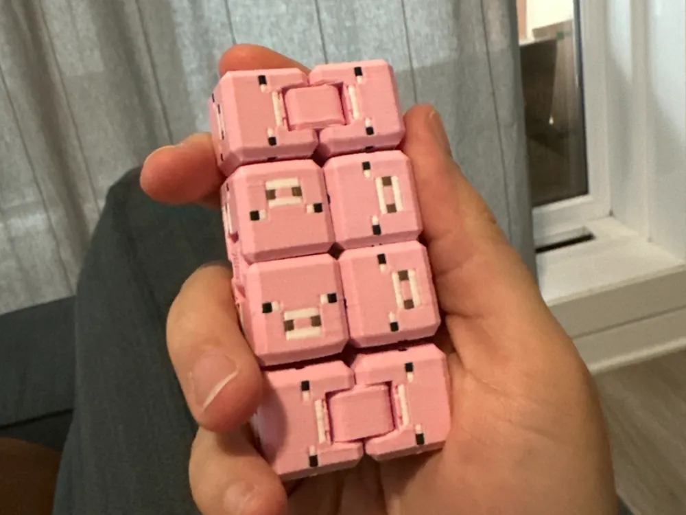 Minecraft Fidget Cube: Pig by Bruna Miranda MakerWorld: Download Free ...