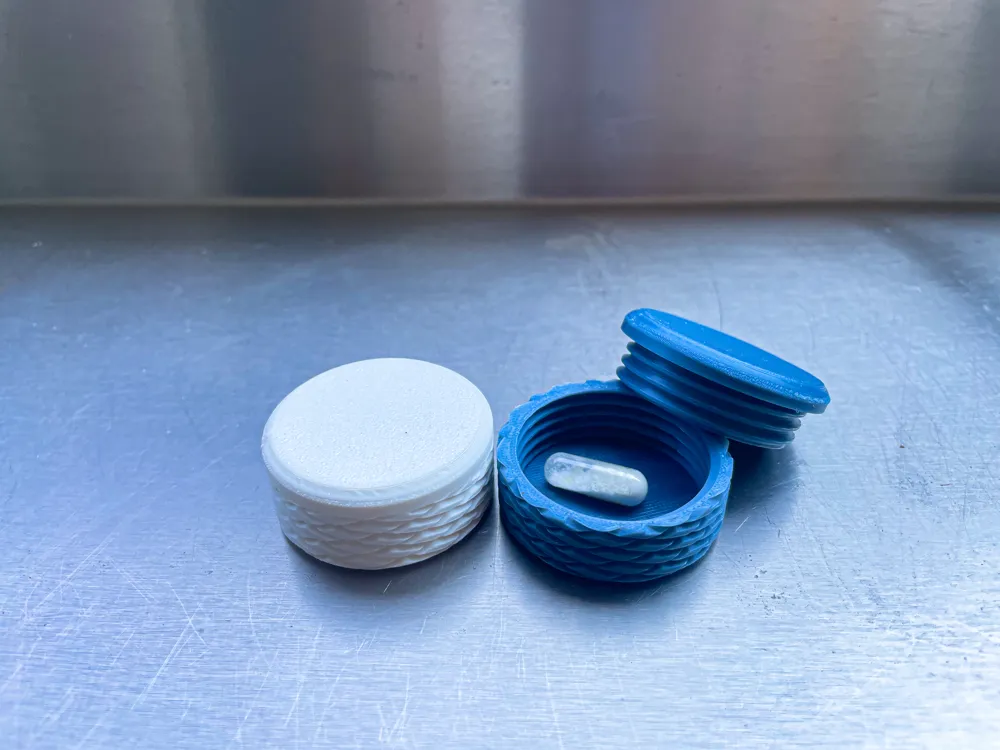 Tiny Twist Box – 45mm Pocket Container by Locar - MakerWorld