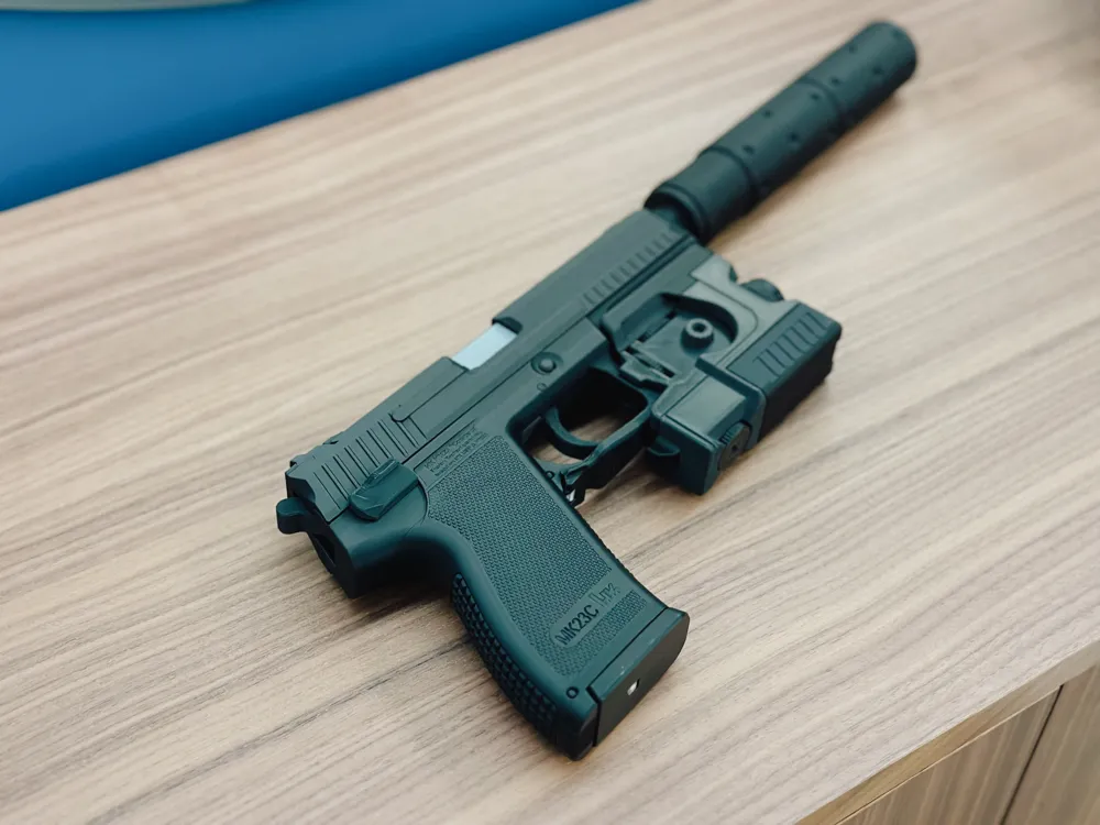 Metal Gear Solid – H&K USP Compact (Snakes Gun) by 3dwb MakerWorld ...
