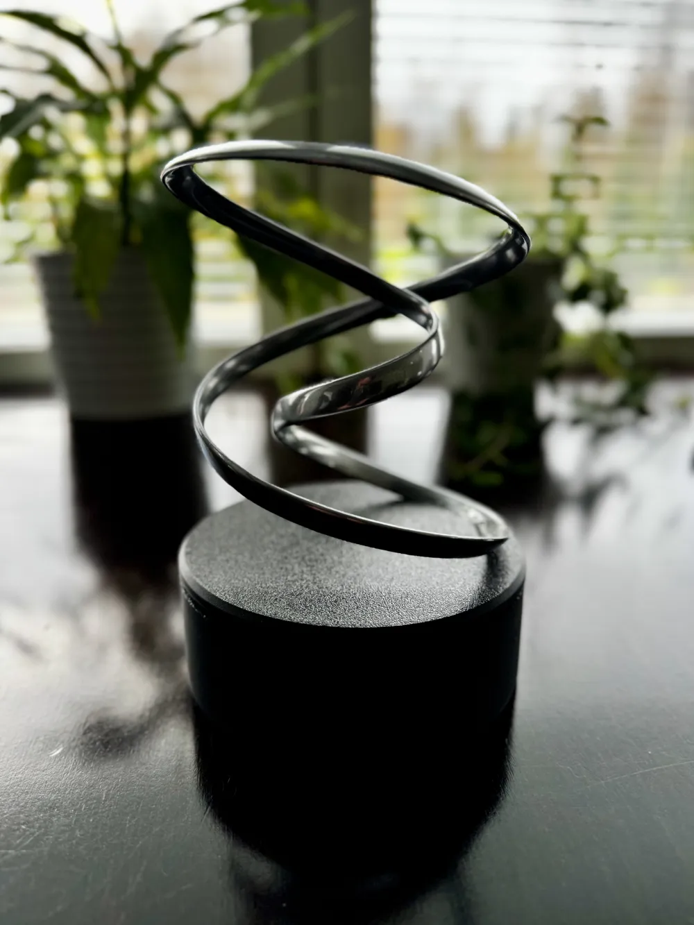 Hypnotic Spiral Kinetic Sculpture - Free 3D Print Model - MakerWorld