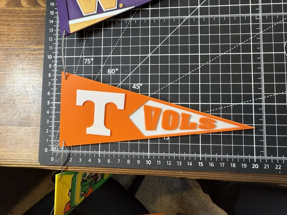 College Pennant - LSU by rysock MakerWorld: Download Free 3D Models