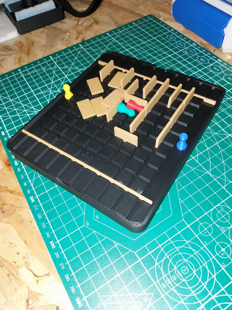 Cover for Quoridor game - Free 3D Print Model - MakerWorld