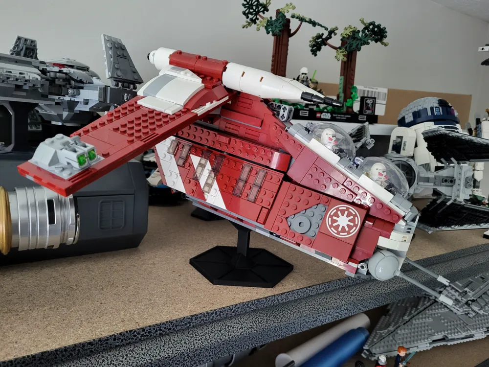 Angled 4x4 Star Wars Brick (LEGOs) Ship Stand by Kennen3D MakerWorld ...