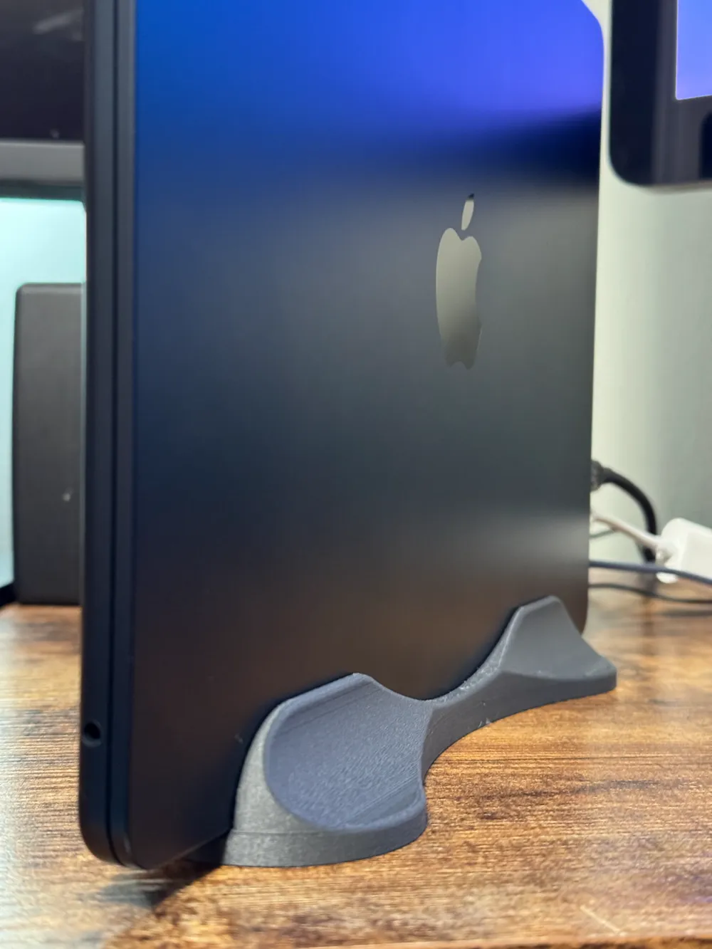 Macbook Air M2 stand by madizmo - MakerWorld