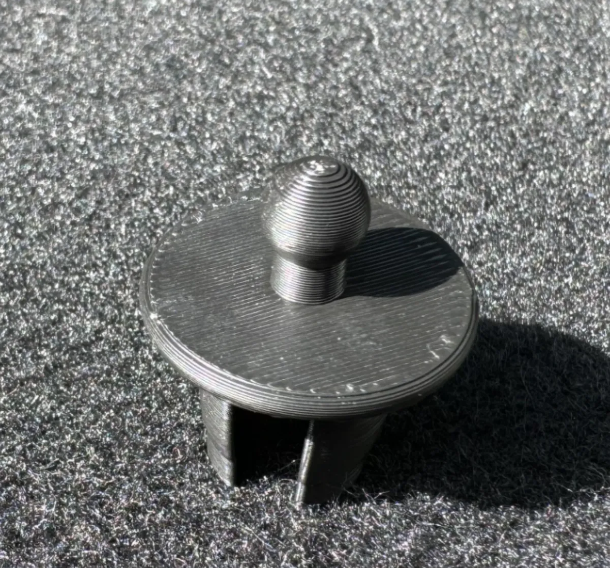 马自达 3 两厢车 - 后备箱按钮更换 - 免费 3D 打印模型 - MakerWorld