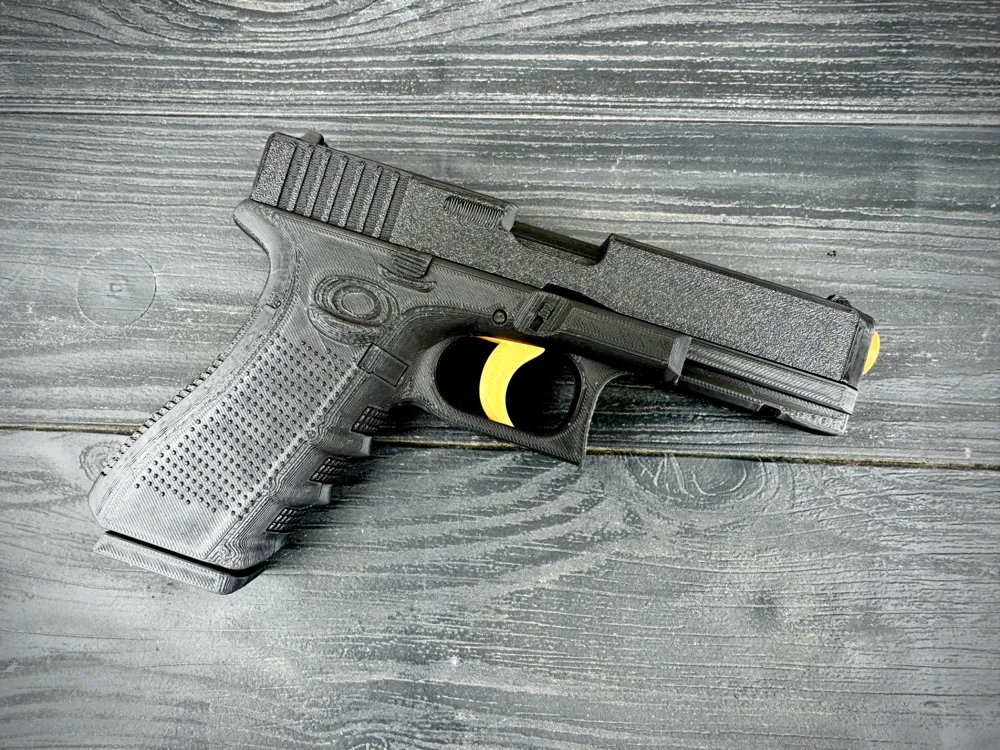 Glock 17 realistic model prop blowback by K3Design MakerWorld: Download ...