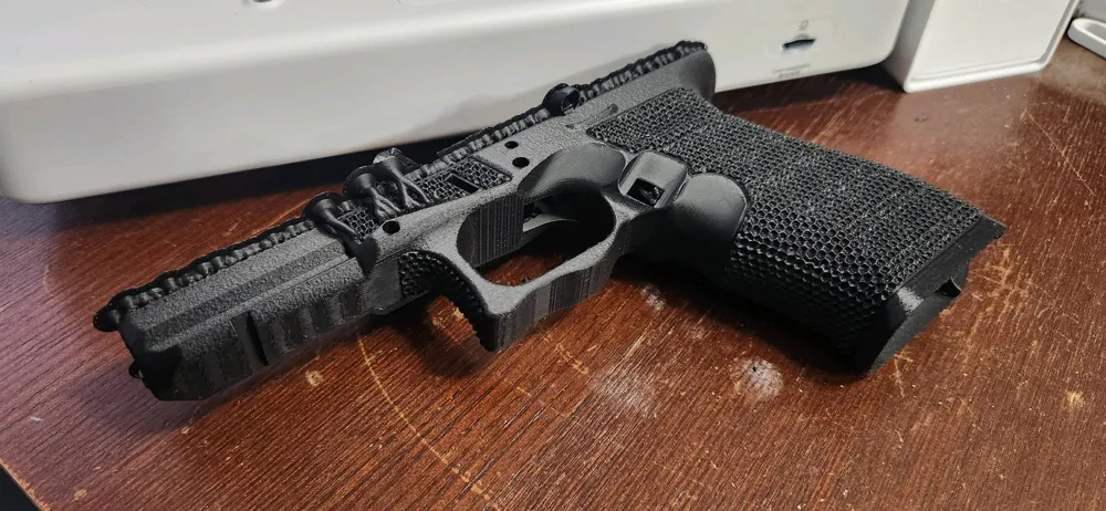 glock 17 gen 3 stippled frame - Free 3D Print Model - MakerWorld