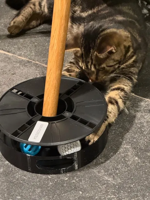 cat toy/snack snap fit for spool by maxim MakerWorld: Download Free 3D ...