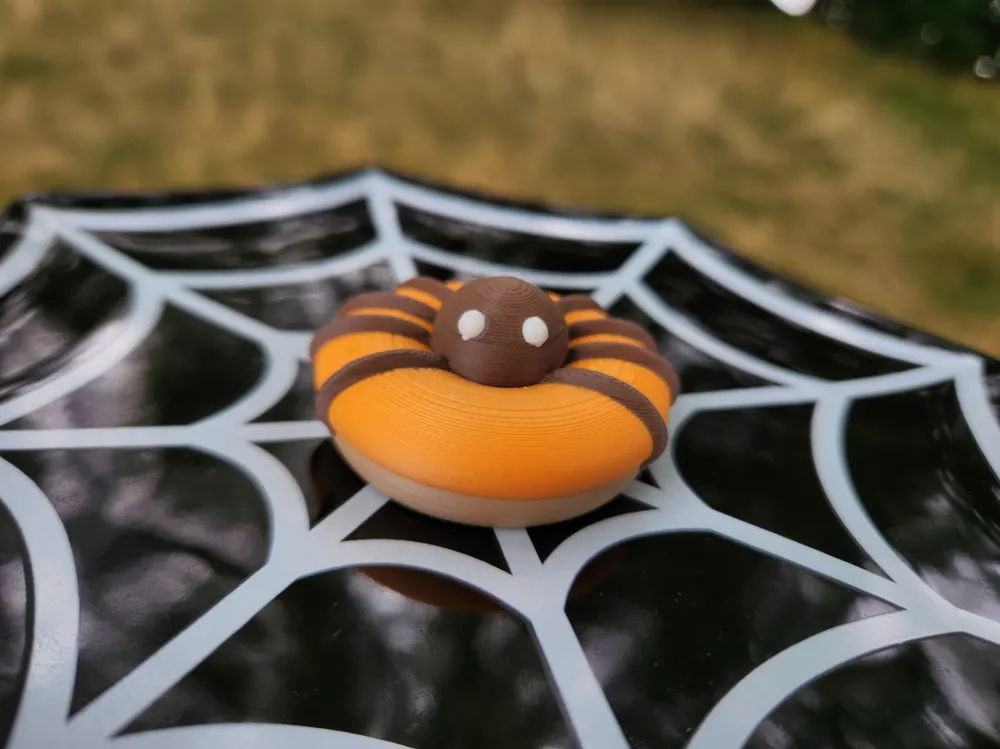 Spider Donut Magnet / Keychain by Amethyst3D - MakerWorld