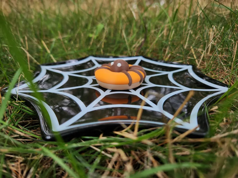 Spider Donut Magnet / Keychain by Amethyst3D - MakerWorld