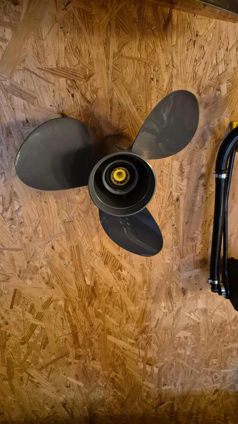 Outboard prop holder by MatthijsMakerWorld: Download Free 3D Models