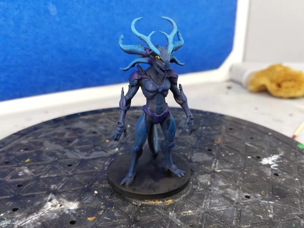 70mm-tall Alien/Demon Queen ‘boss’ monster by Mr Disintegrator - MakerWorld