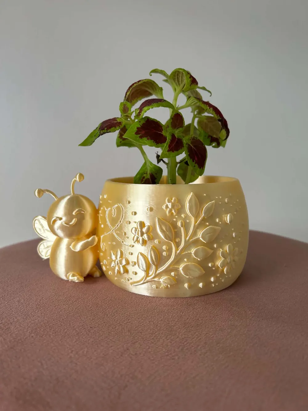 Cute Bee Planter - Free 3D Print Model - MakerWorld