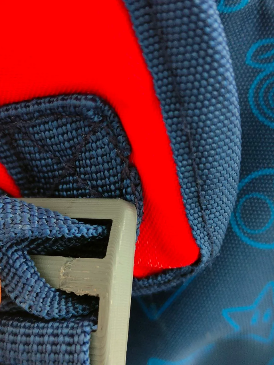 backpack handle fastener / enganche para asa de mochila 来自 panicozxb ...