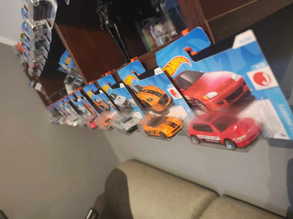 Hot wheels car holder by Ruxon - MakerWorld