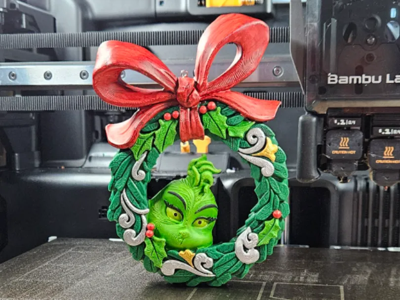 Grinch Wreath Ornament by Maaght MakerWorld: Download Free 3D Models