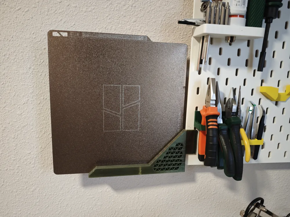 A1 Build plate Skadis holder - Free 3D Print Model - MakerWorld