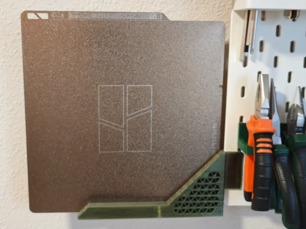 A1 Build plate Skadis holder - Free 3D Print Model - MakerWorld