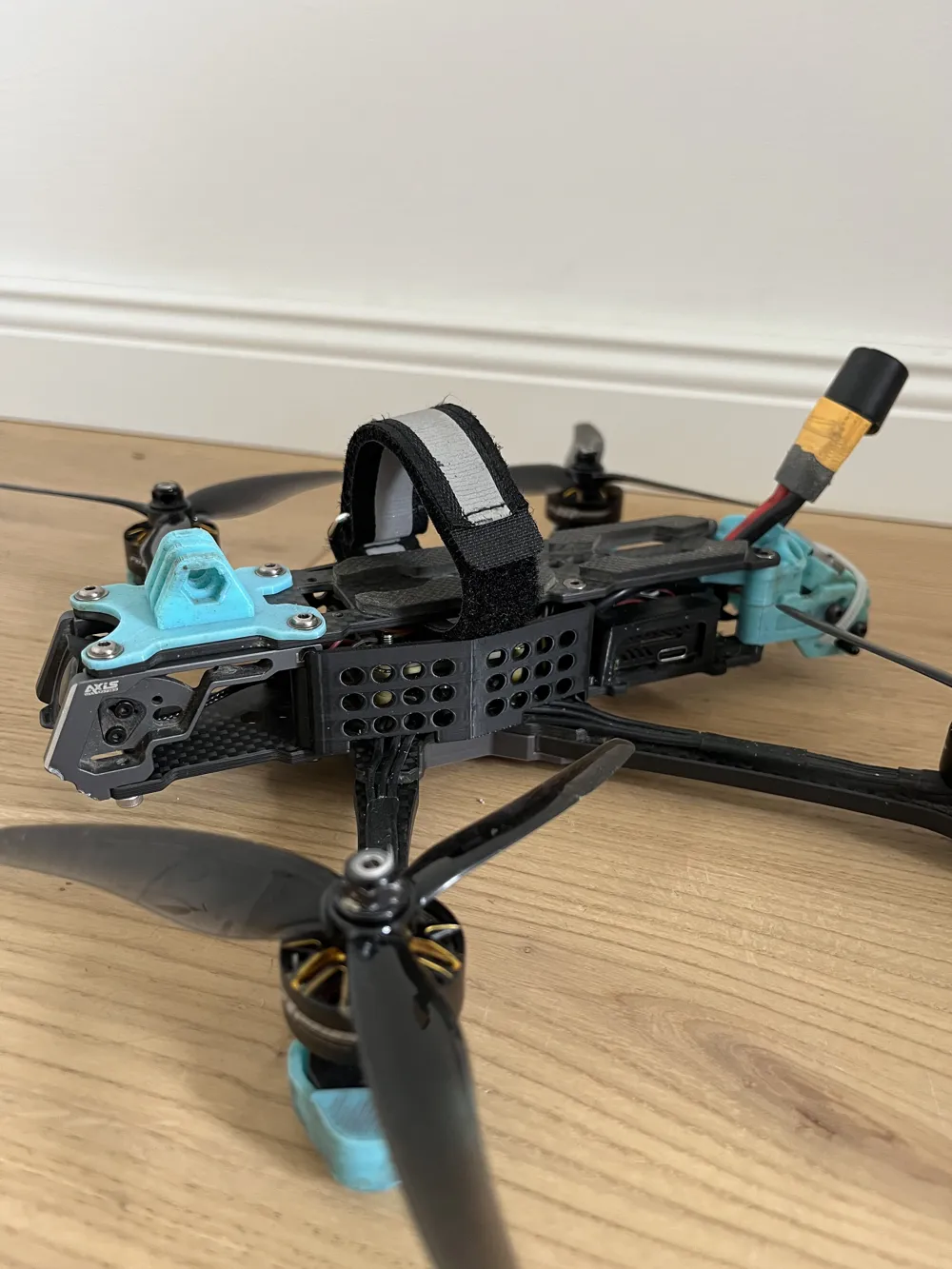 Sideplates for Axisflying Manta 5 DC - Free 3D Print Model - MakerWorld