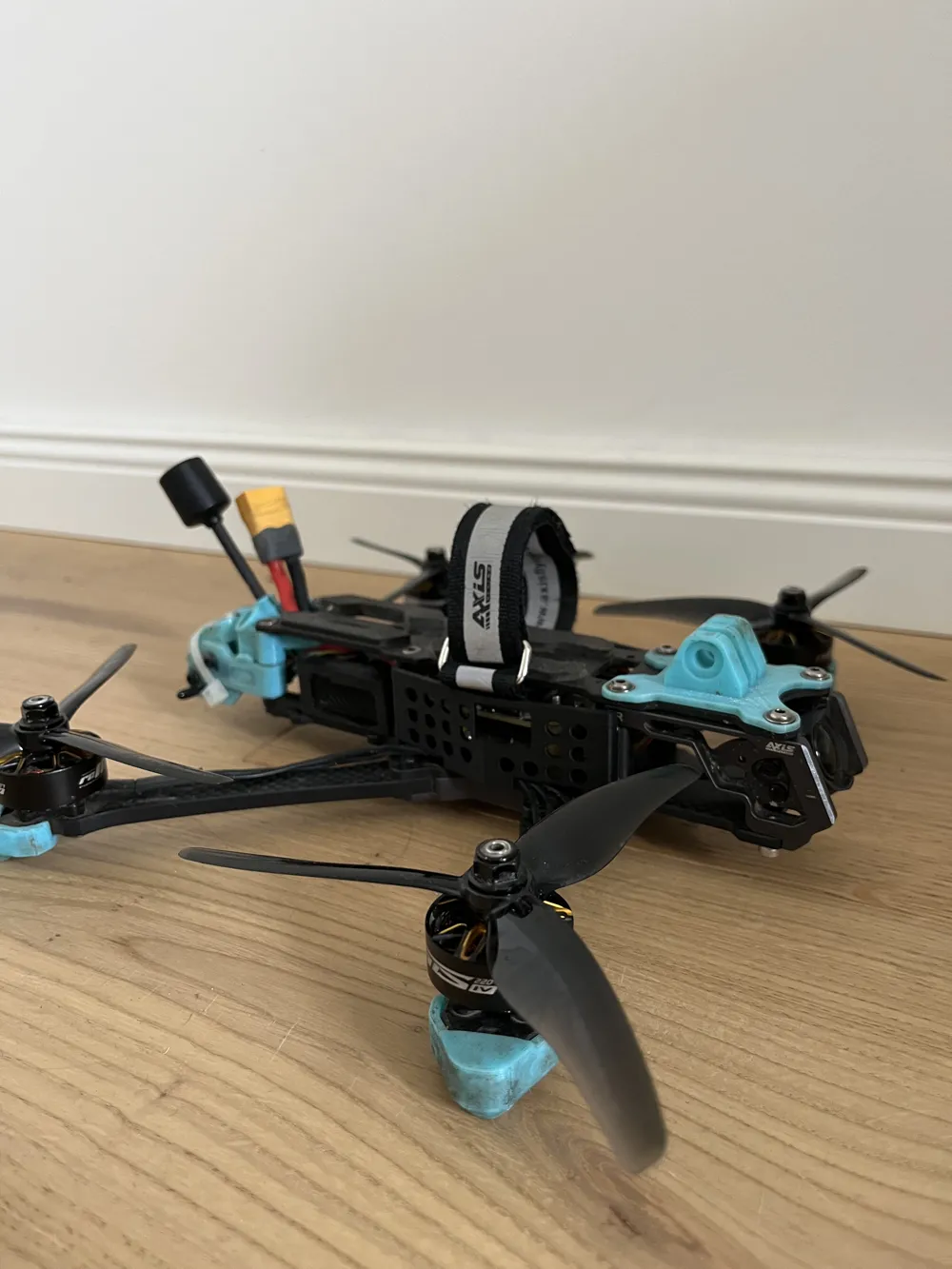 Sideplates for Axisflying Manta 5 DC - Free 3D Print Model - MakerWorld