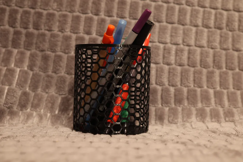 Pen holder with hexagon pattern - Free 3D Print Model - MakerWorld