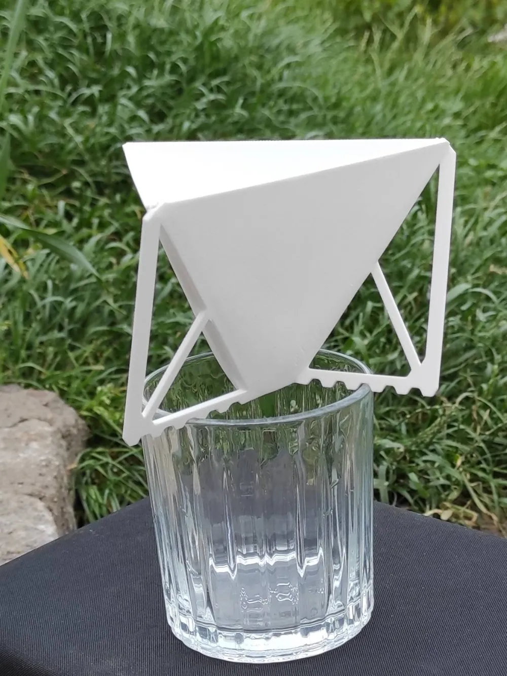 Compact travel V60 coffe dripper by HACK3D MakerWorld: Download Free 3D ...