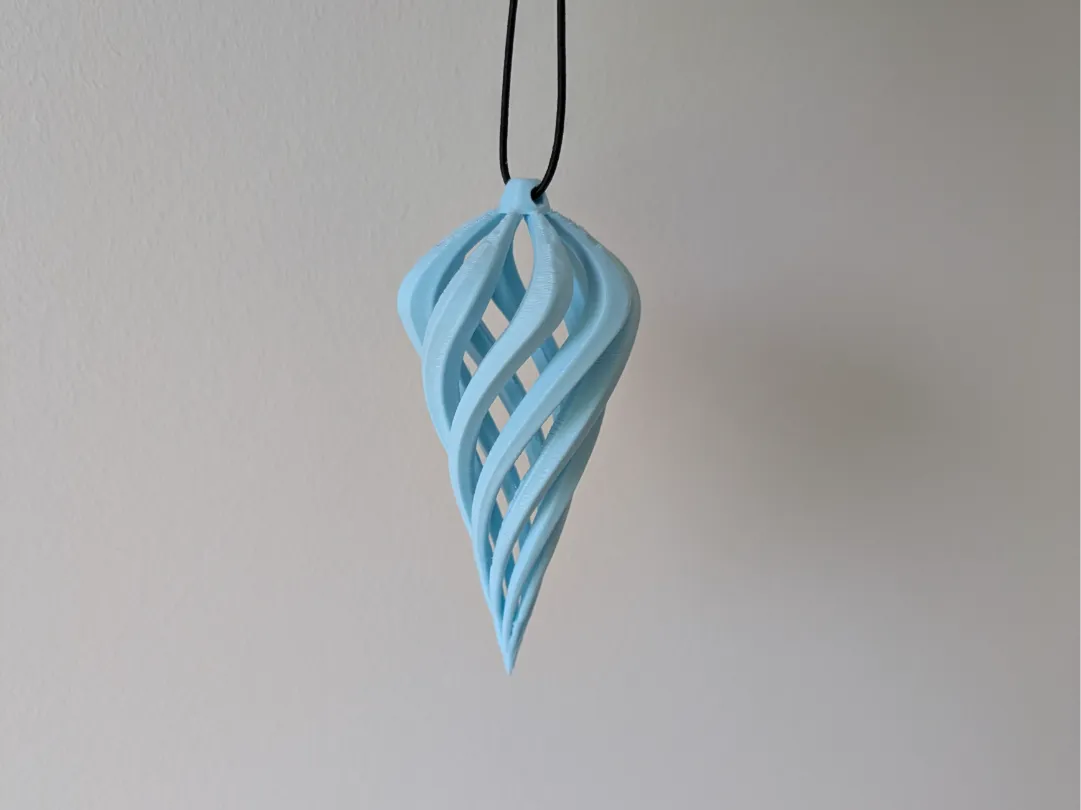 Décoration de Noël torsadée par NormakeR MakerWorld : Téléchargez des ...