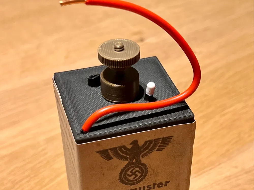 Wehrmacht FF33 Field Telephone Battery 1:1 by Dutchapple4life - MakerWorld