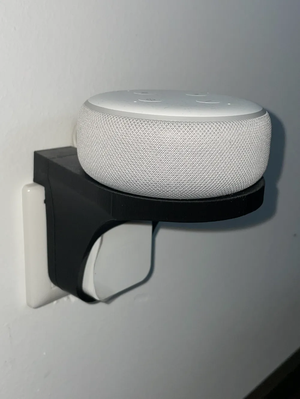 Echo Dot 3 Power Outlet Holder by MaxWhite97 - MakerWorld
