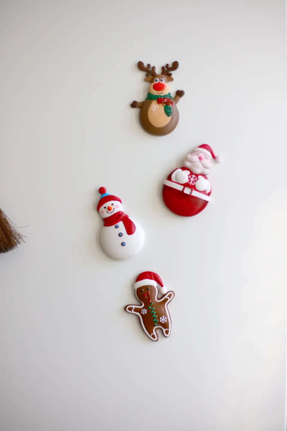 Christmas-themed decorations | Refrigerator magnet collection (Santa ...