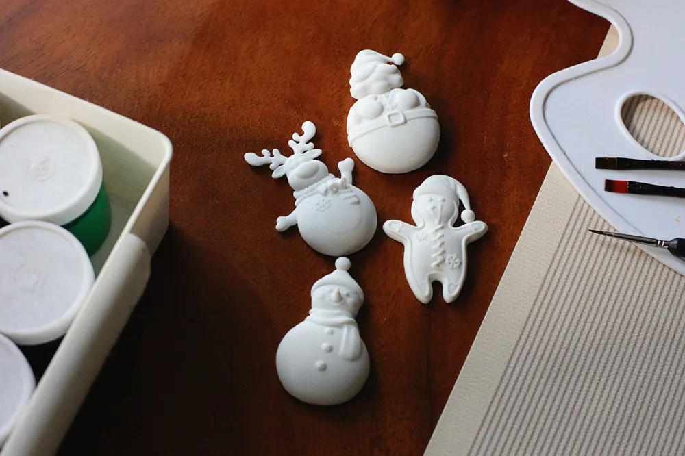 Christmas-themed decorations | Refrigerator magnet collection (Santa ...