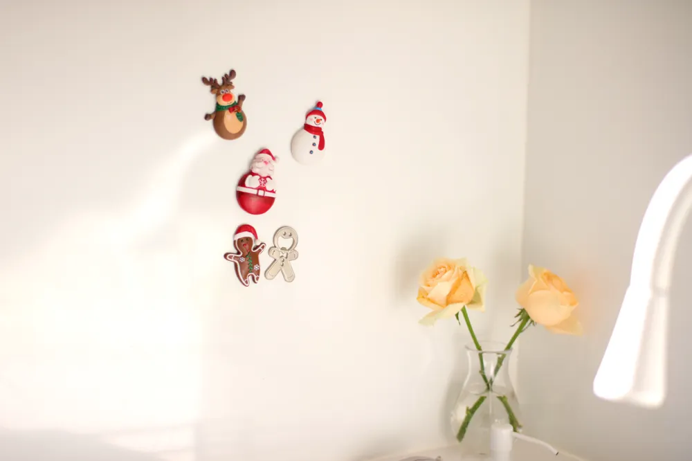 Christmas-themed decorations | Refrigerator magnet collection (Santa ...