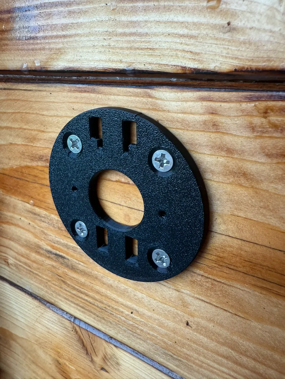 Ring Spotlight Cam Plus Mount by Fredster - MakerWorld