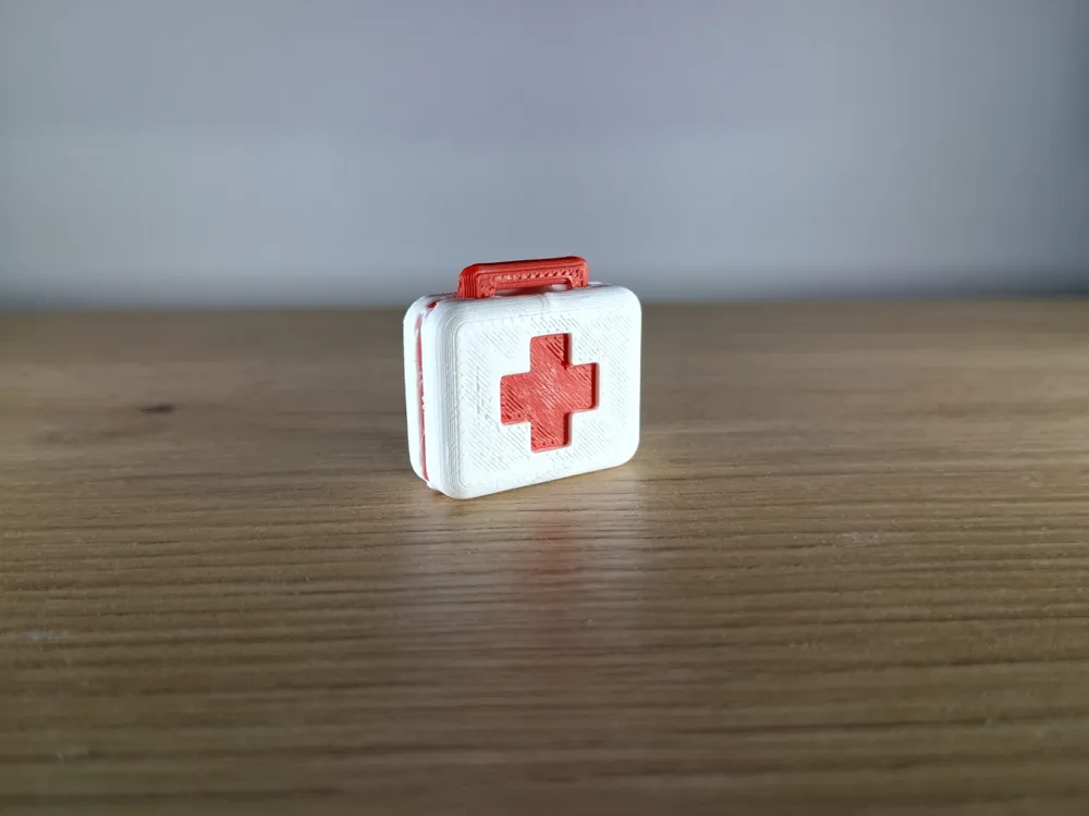 First aid kit box scale toy by Gekon3D - MakerWorld