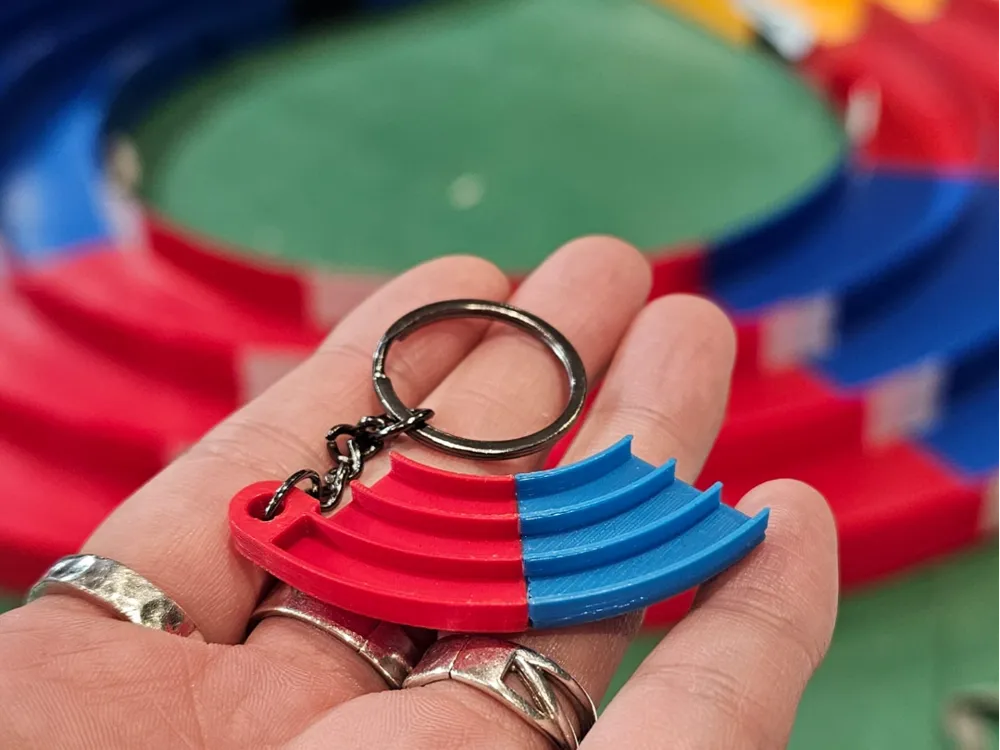 Mini4WD JCJC Curve Tow color keychain by NO_NAME MakerWorld: Download ...