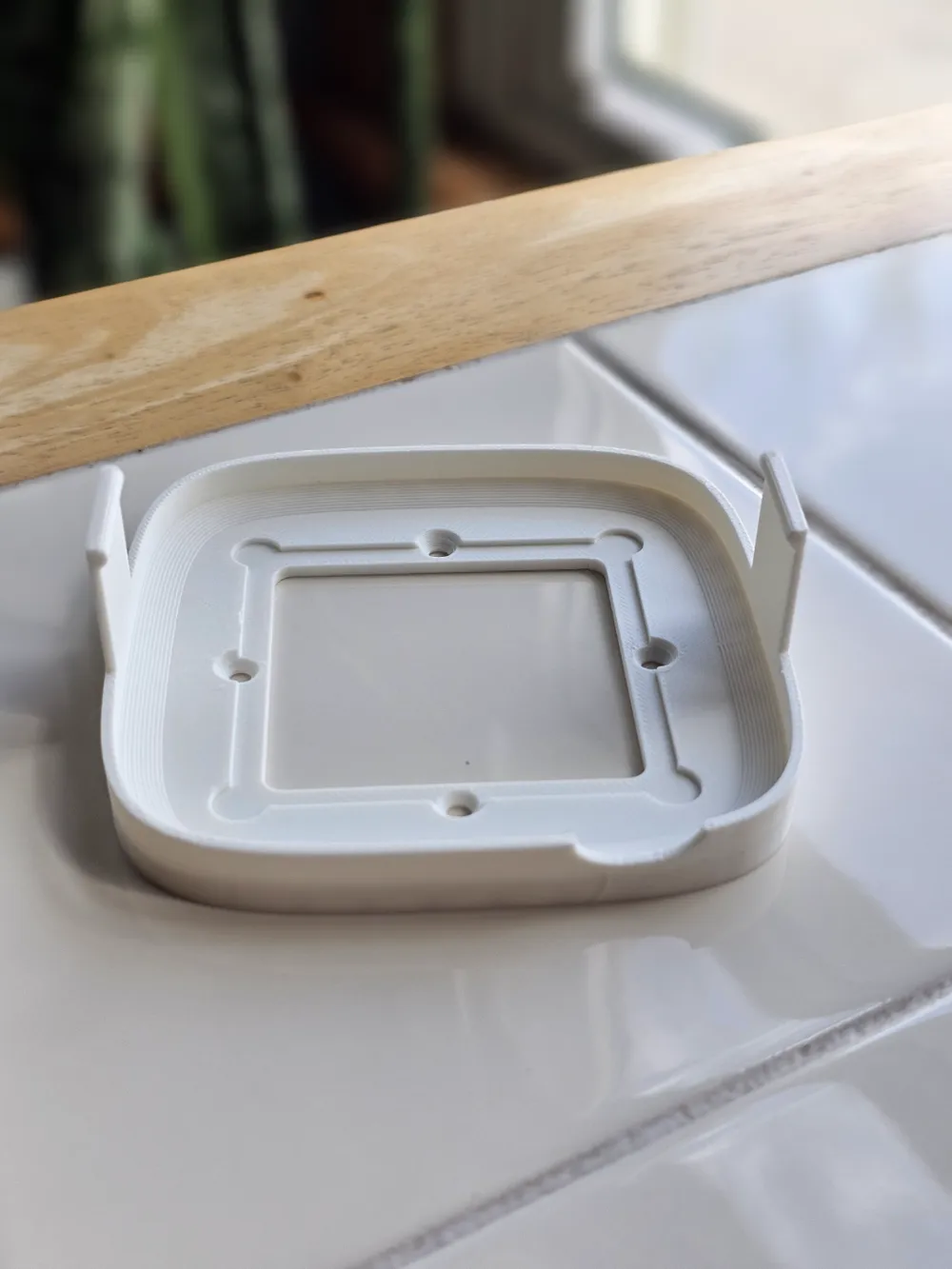 Yolink Hub Wall Mount Remixed by stevensmith2000 - MakerWorld