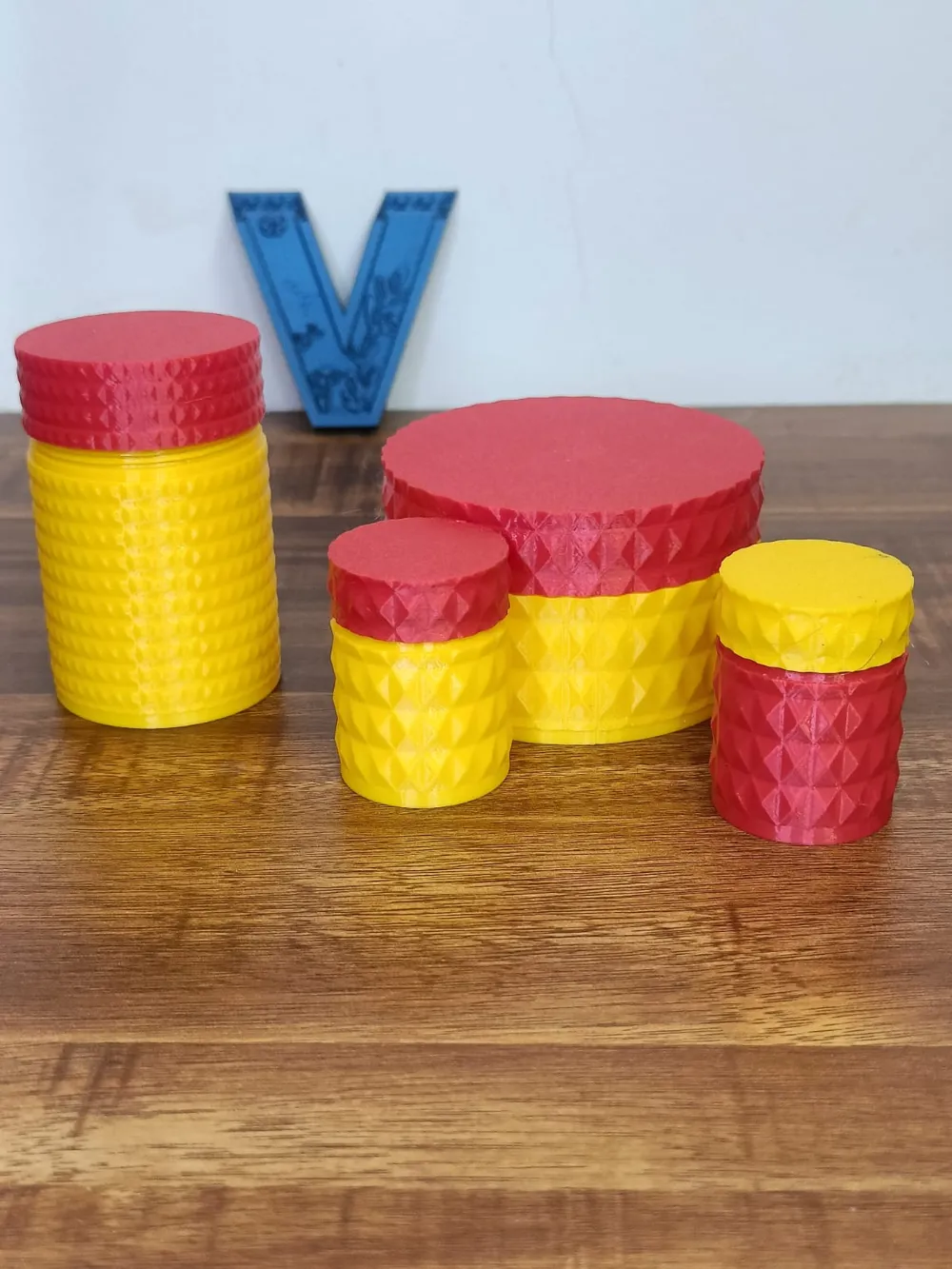 Threaded Knurled Container - Customisable - Free 3D Print Model ...