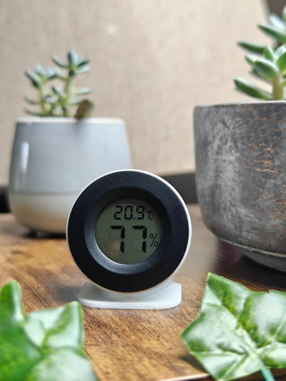 Temp / Humidity Holder - Circle by reneeceldesigns - MakerWorld