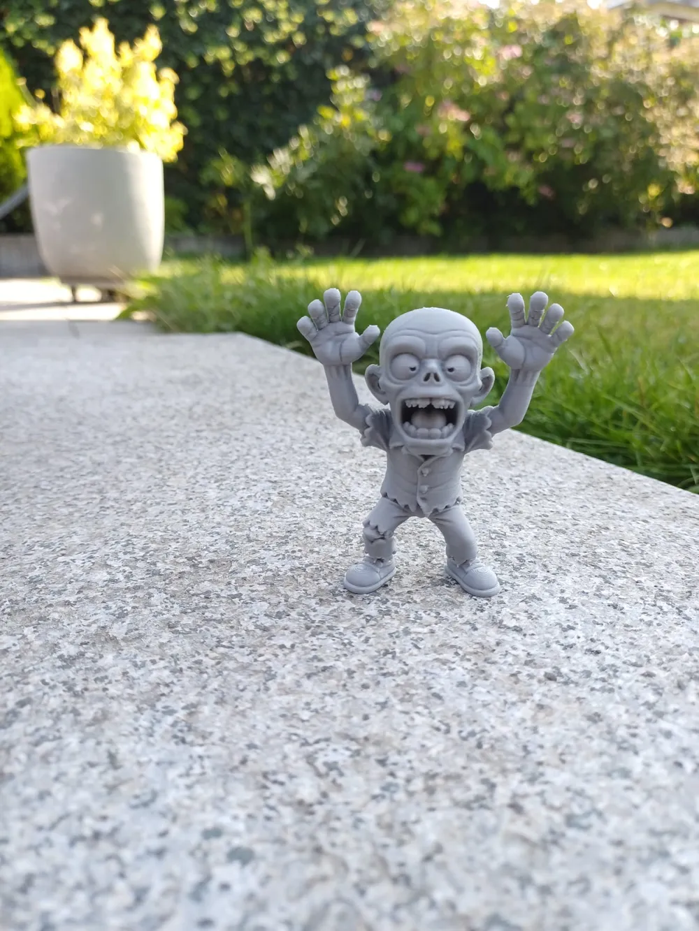 “Hands-Up Screamer” - Cartoon Zombie by Koffiekoek MakerWorld: Download ...