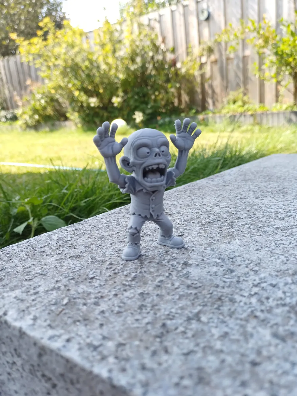 “Hands-Up Screamer” - Cartoon Zombie - Free 3D Print Model - MakerWorld