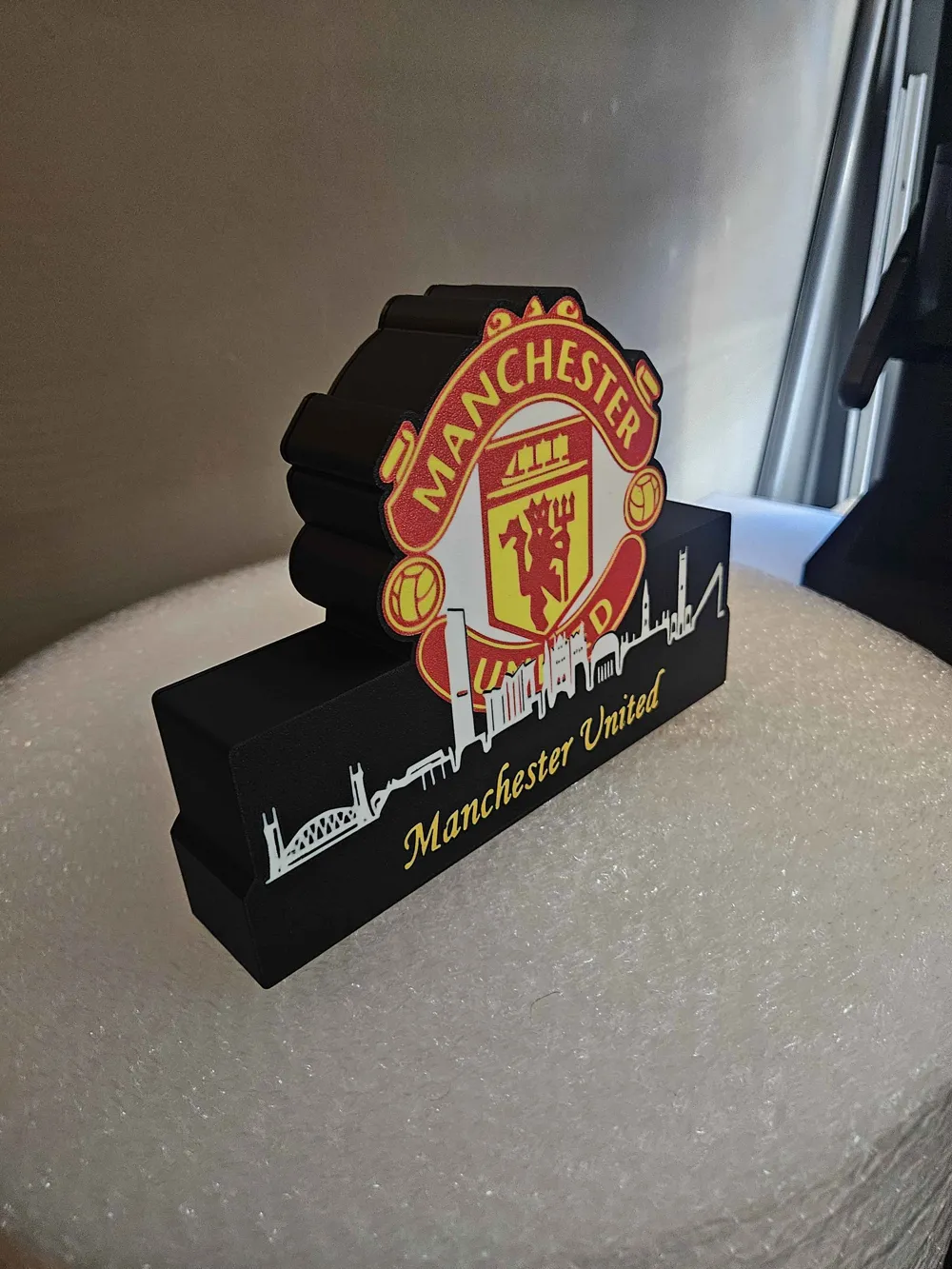 Lightbox Manchester United with skyline - Free 3D Print Model - MakerWorld