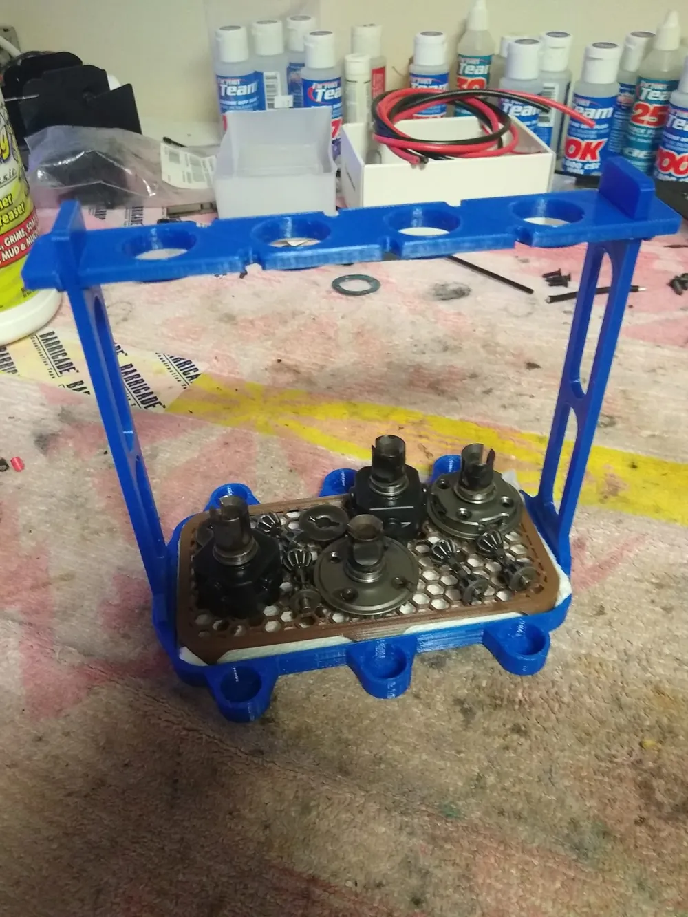 RC Shock Stand & Diff Drain - 1/8th & 1/10th scale - Free 3D Print ...