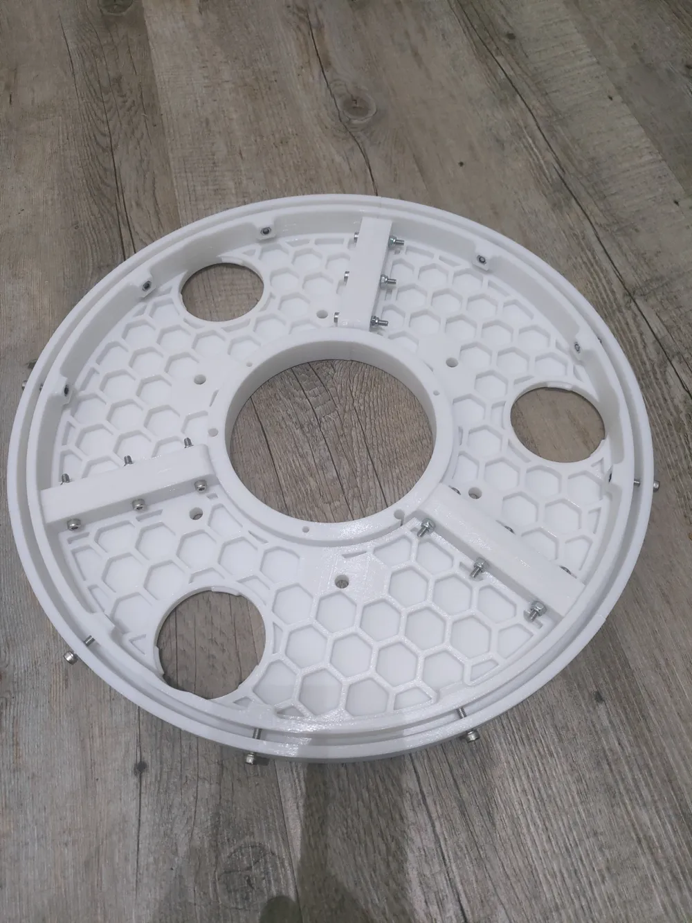 Hydroponic Tower Lid for "LORA" Planter - Free 3D Print Model - MakerWorld