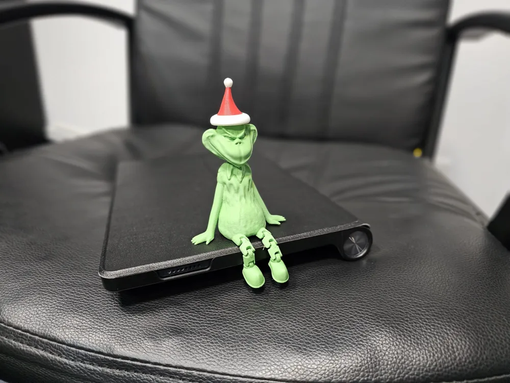 Articulated Christmas Grinch with flexible legs - Free 3D Print Model ...