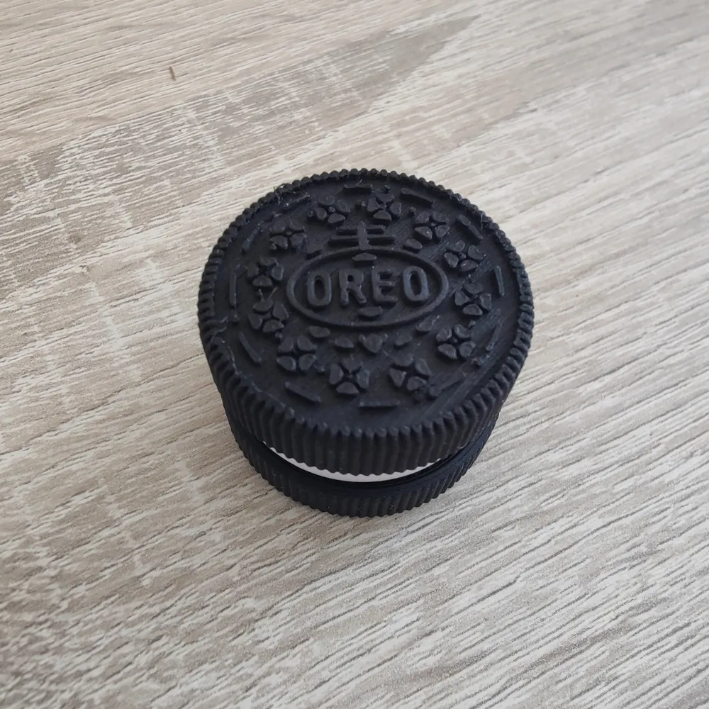 Oreo clicker by RBNtool 3D MakerWorld: Download Free 3D Models