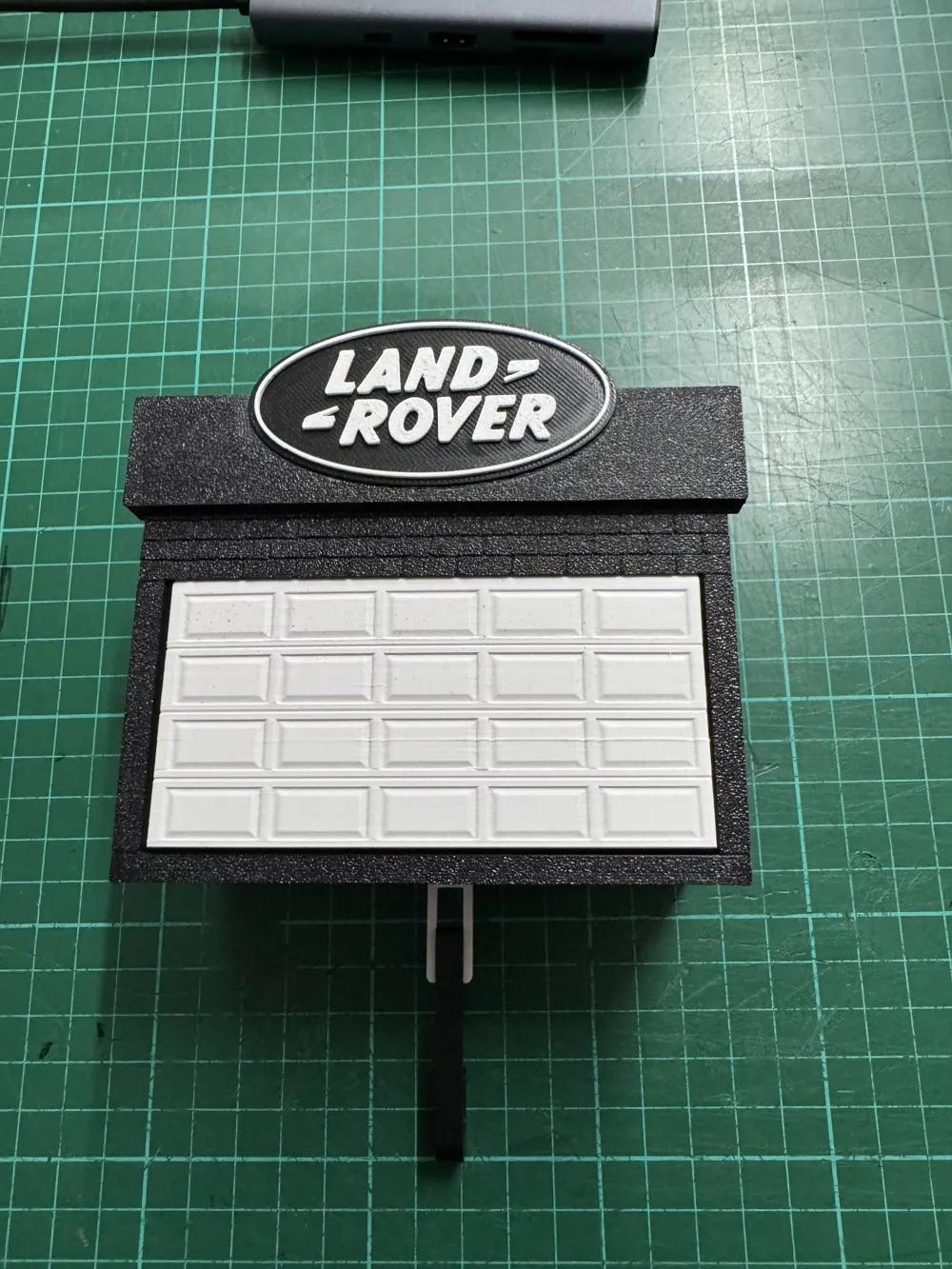 Land Rover Label - Free 3D Print Model - MakerWorld