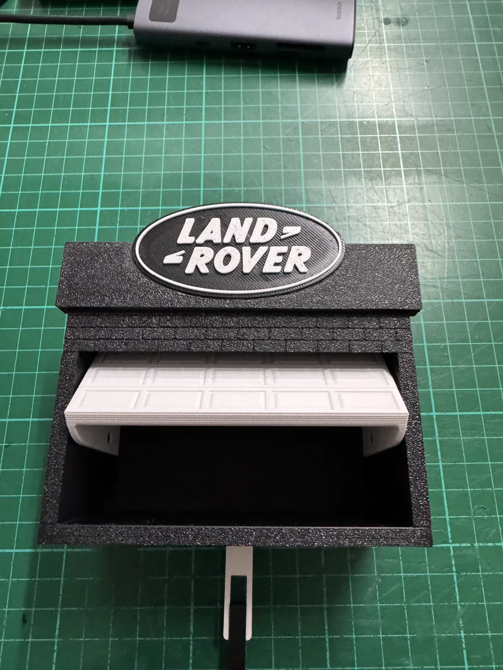 Land Rover Label - Free 3D Print Model - MakerWorld
