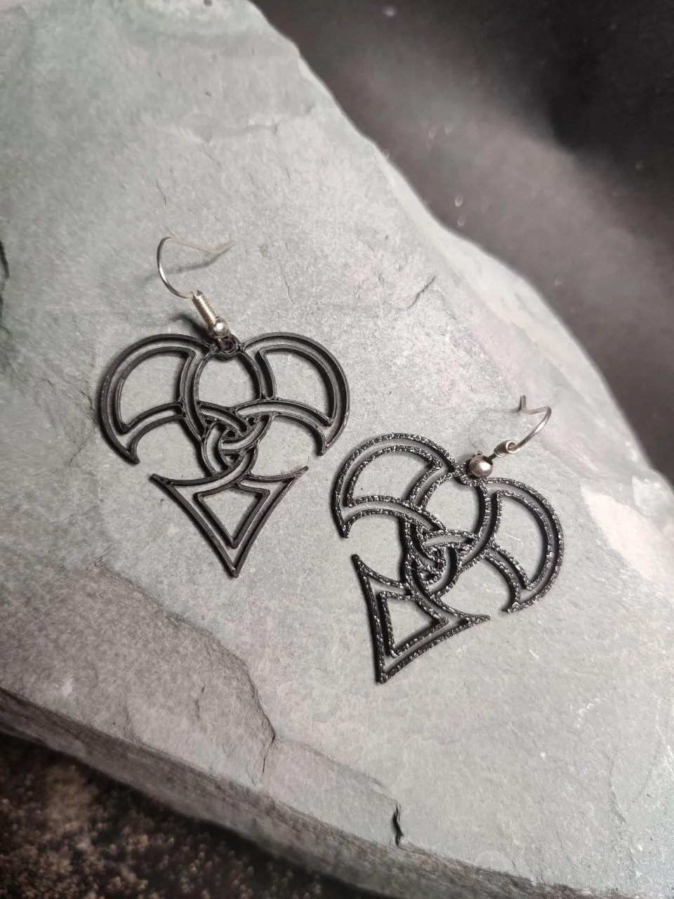 KnotHeart – Eternal Love Earrings by Varvatos MakerWorld: Download Free 3D Models