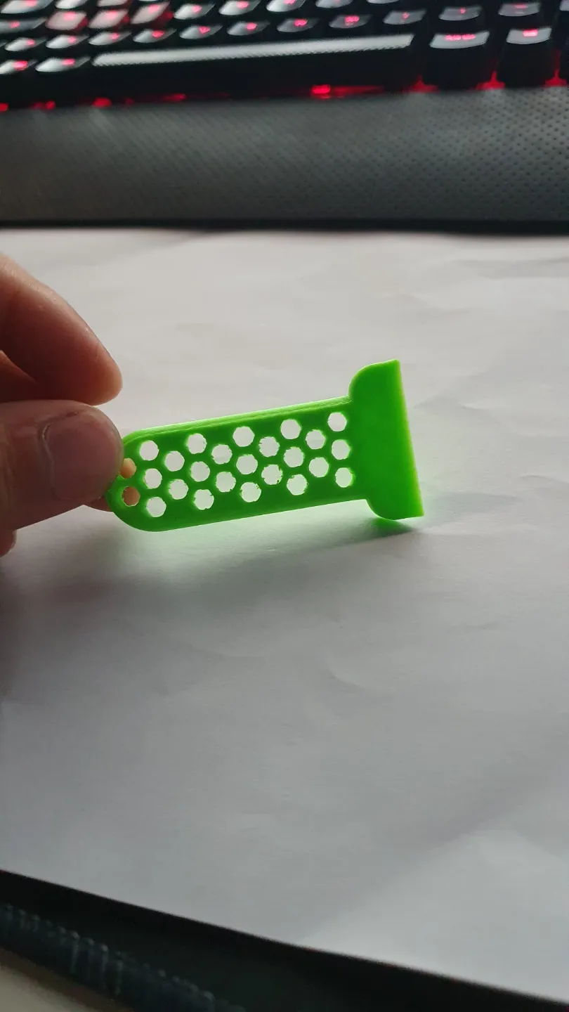 Bed Scraper Honeycomb by kuuji :) - MakerWorld