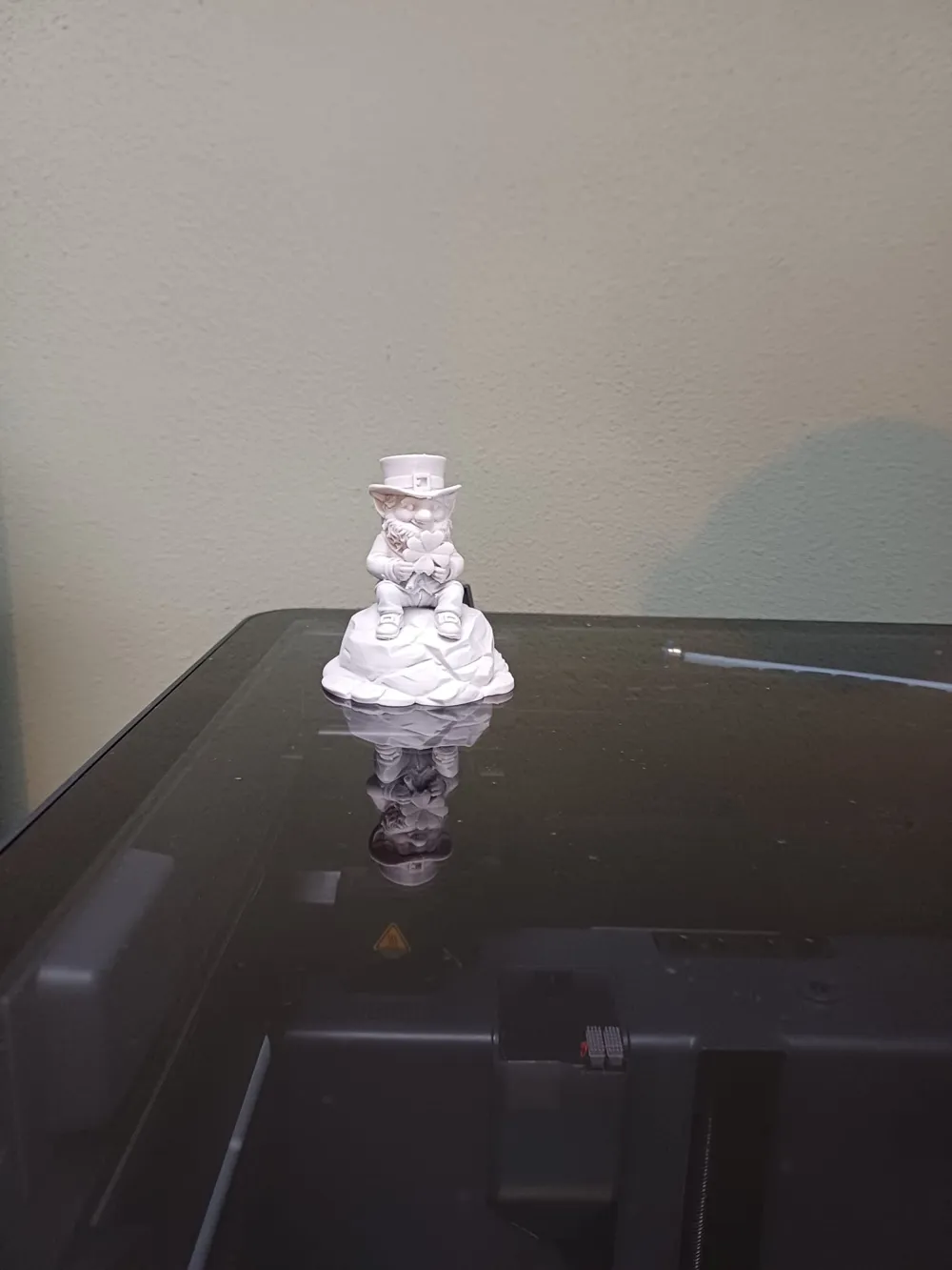 Lucky Leprechaun – Clover Guardian - Free 3D Print Model - MakerWorld